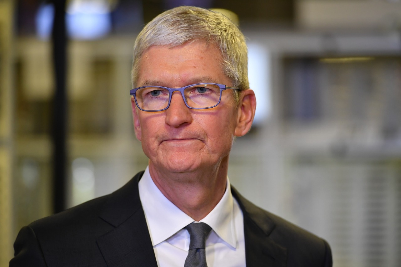 Apple CEO Urges Governments and Companies To Work Towards Climate Goals ...
