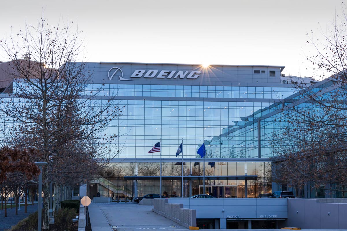 Boeing Names New CEO After Q2 Loss Widens