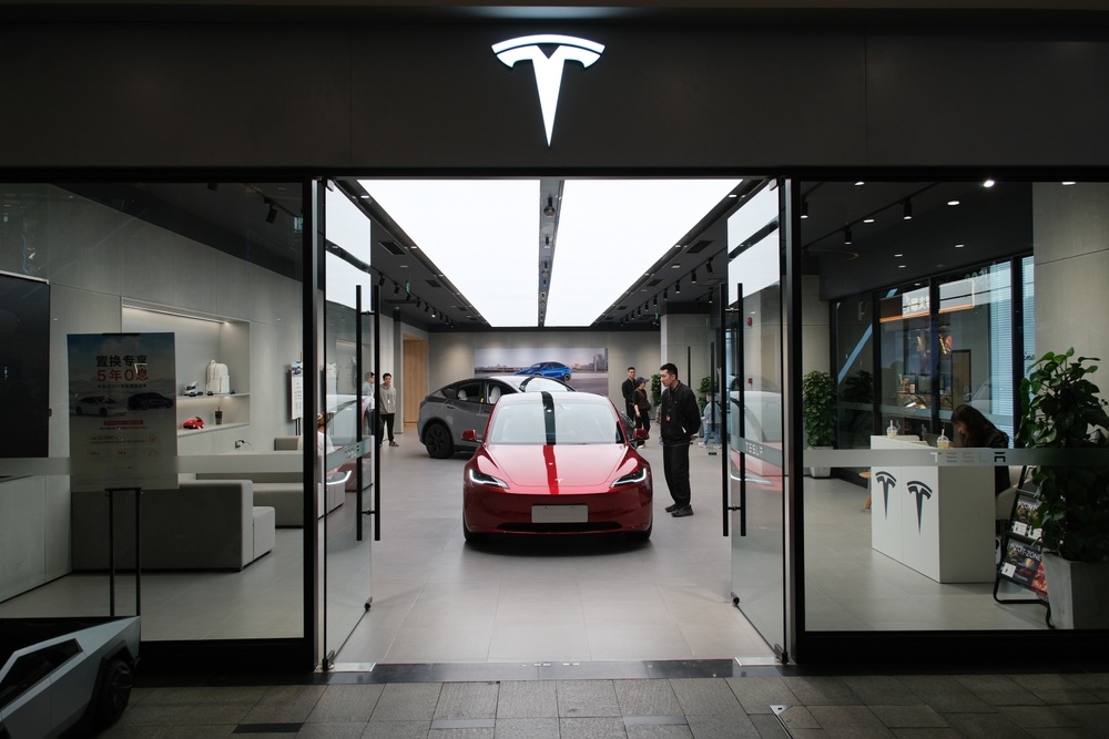 Tesla Enters Saudi Market Amid Rising Competition