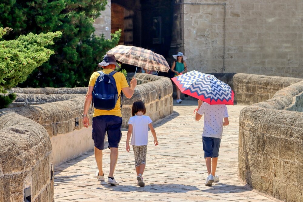 Beat The Heat: Tips For Keeping Cool In Hot Weather