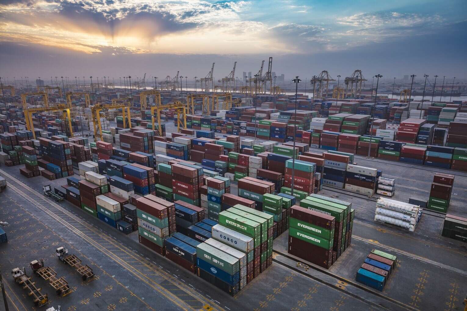 UAE's DP World Raises $1.5B To Fund Green Projects