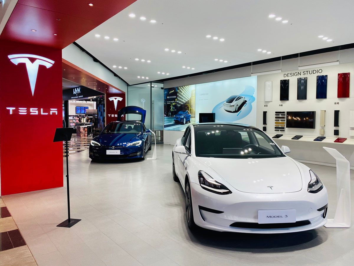 Is Tesla Really Under Investigation For Falling Steering Wheels?