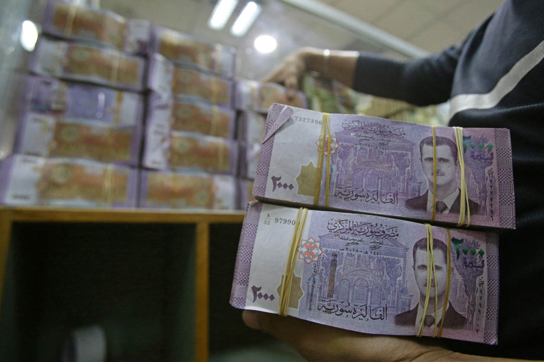 Syrian Pound Rebounds Against US Dollar Amid Political Change