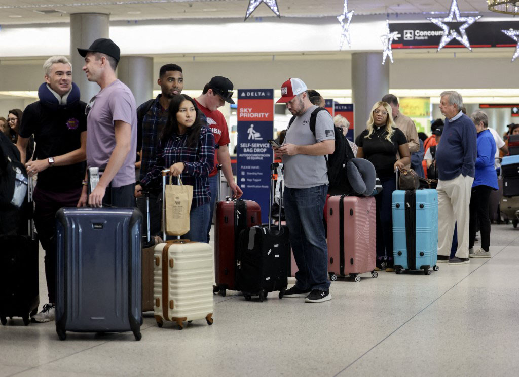 Severe Weather Disrupts Over 7,000 Flights Across US