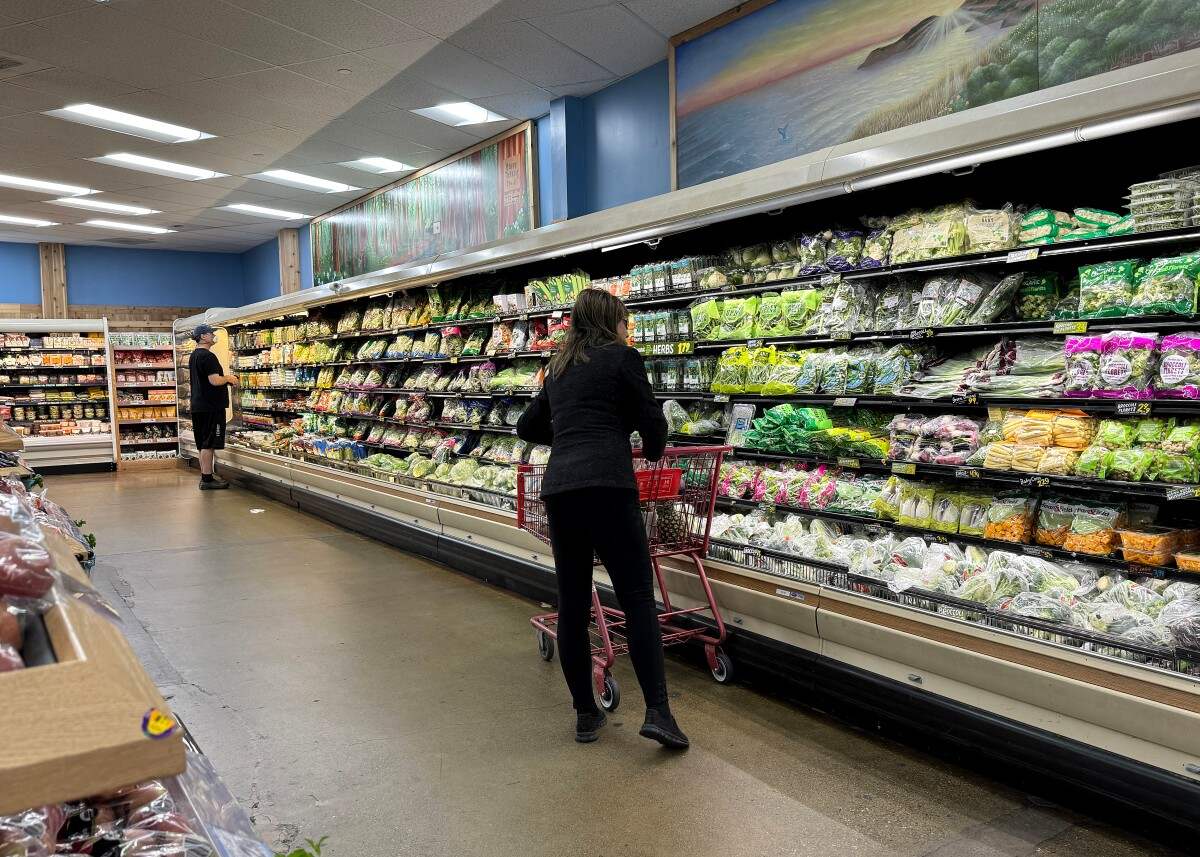 US Retail Sales Edge Up Less Than Expected In May