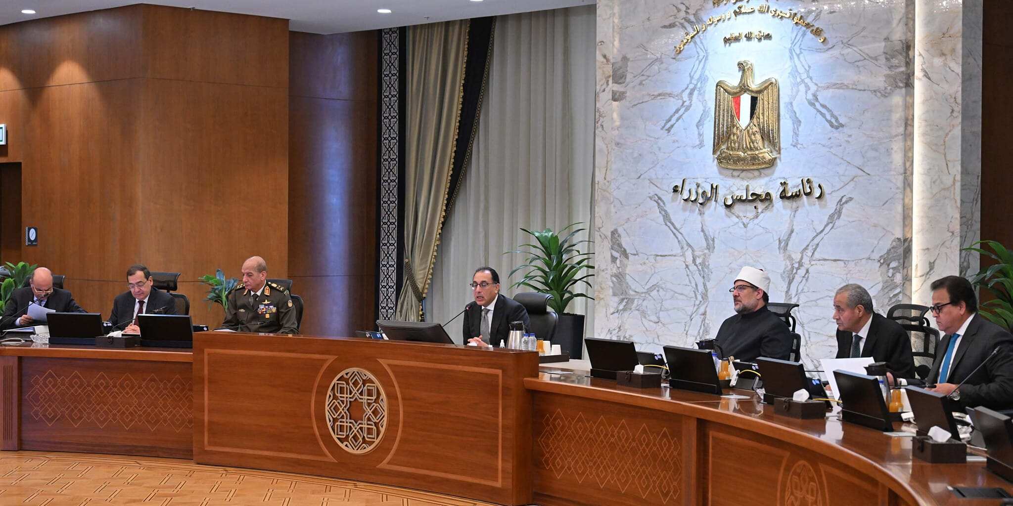 Egypt's Cabinet Approves Draft Law On Oil Exploration In Western Desert Egypt's Cabinet Approves Draft Law On Oil Exploration In Western Desert