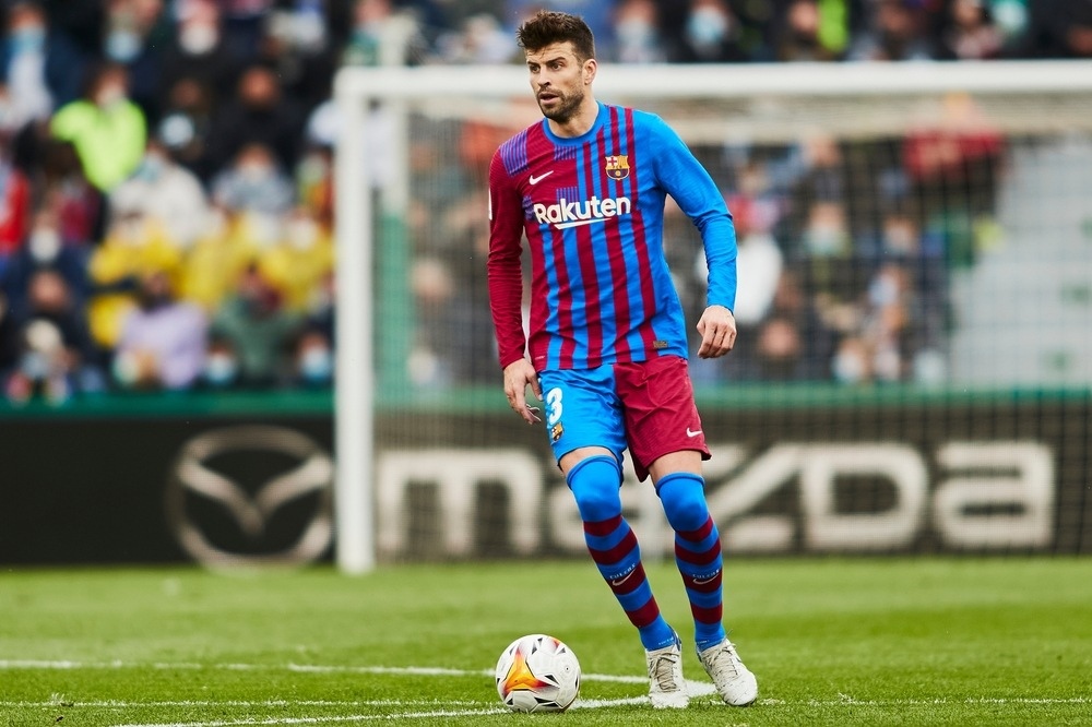 Barcelona Star Pique Announces Surprise Retirement