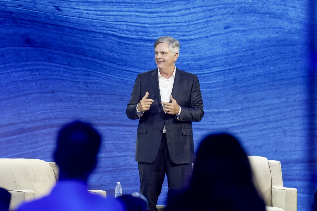 Will GE CEO Larry Culp Become A Billionaire?