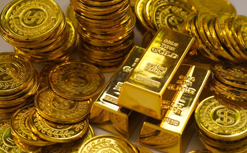 Gold Prices Break Above $5,200 Amid Dollar Depreciation