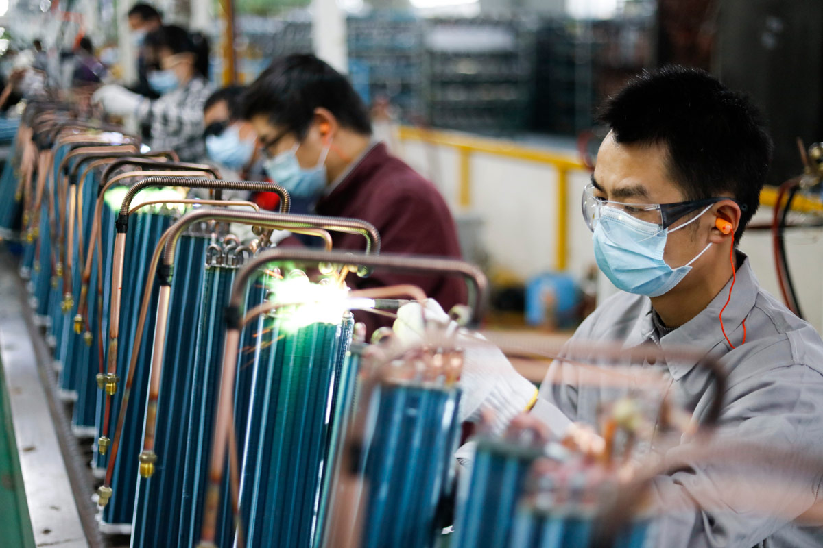 China's Manufacturing Growth Continues, Seeing Only Slight Dip In October