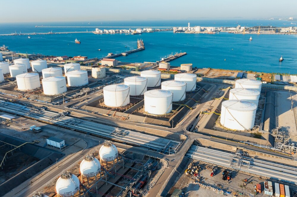 Oil Slips As US Petroleum Stock Build-Up Signals Weak Demand