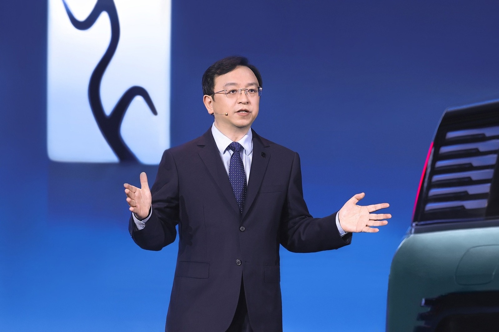 BYD's Billionaire Chairman Loses $1.5B In One Day After Tesla Cuts Prices