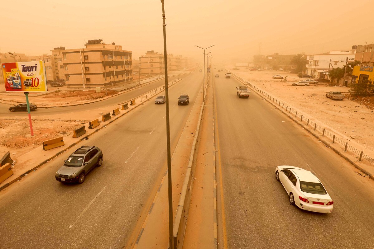 Sandstorm Disrupts Air Traffic And Daily Life In Libya