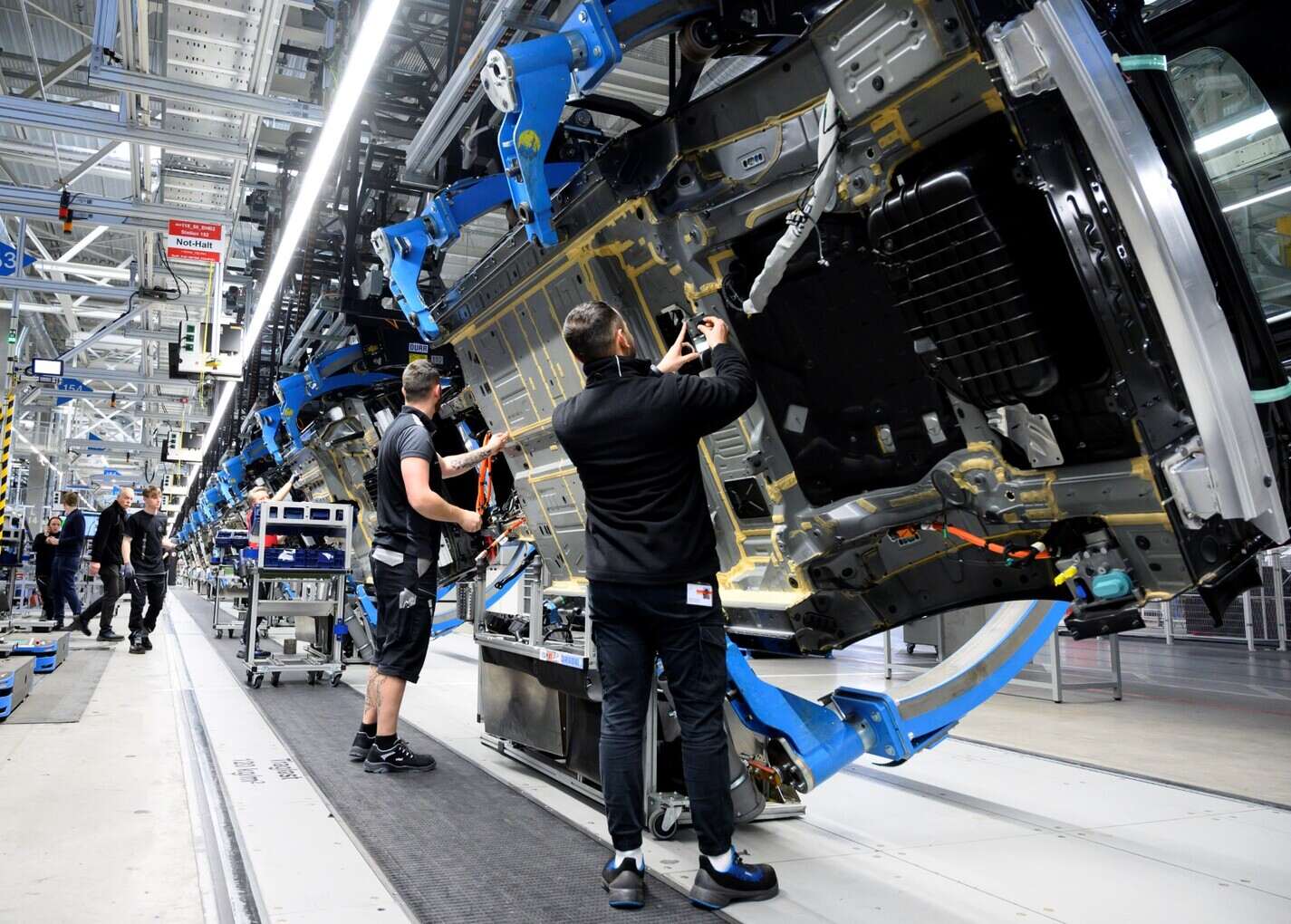 German Factory Orders Jump 2.9% In July